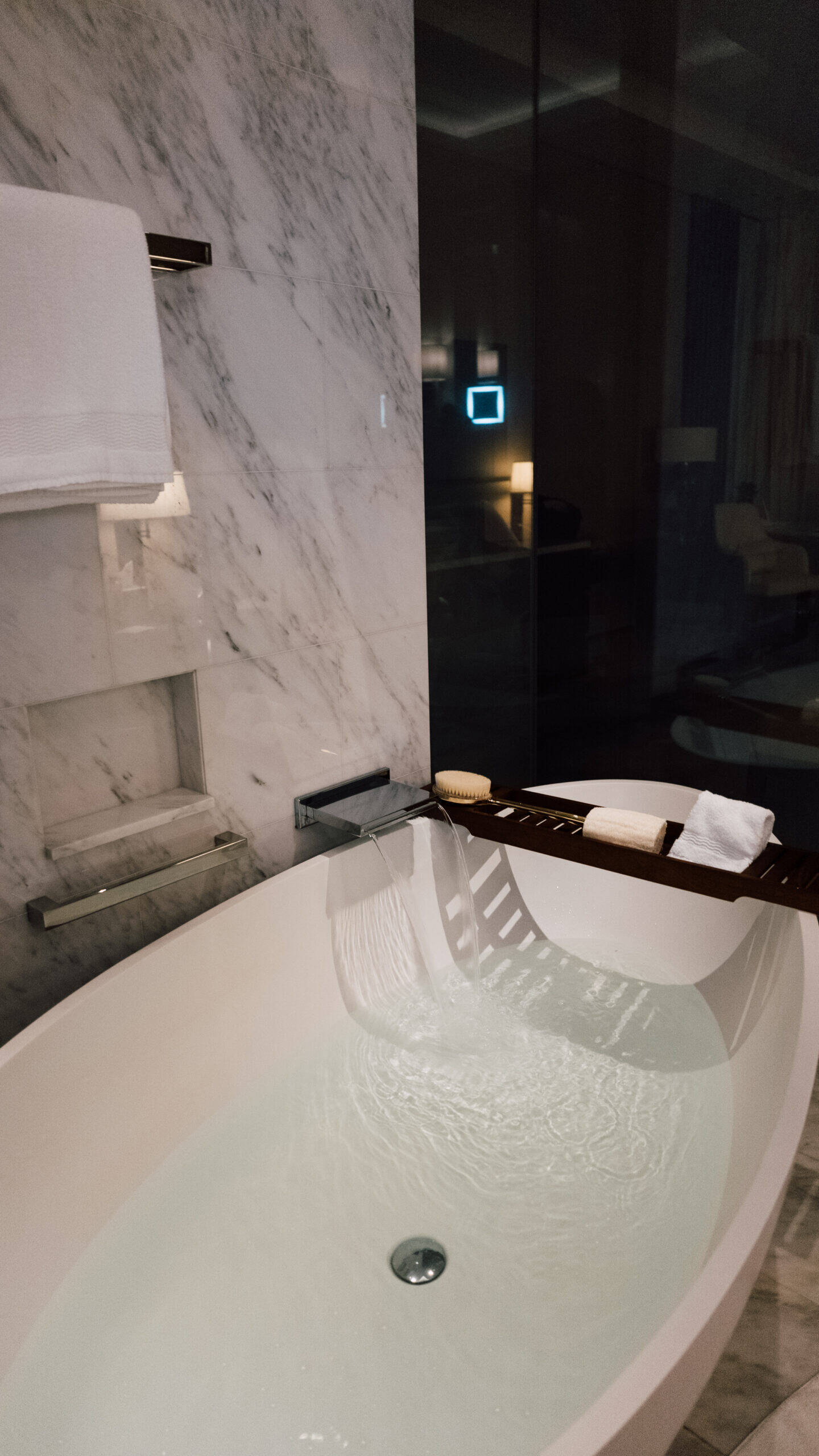 Wellness Tips for Long-Haul Travel - SmartFlyer